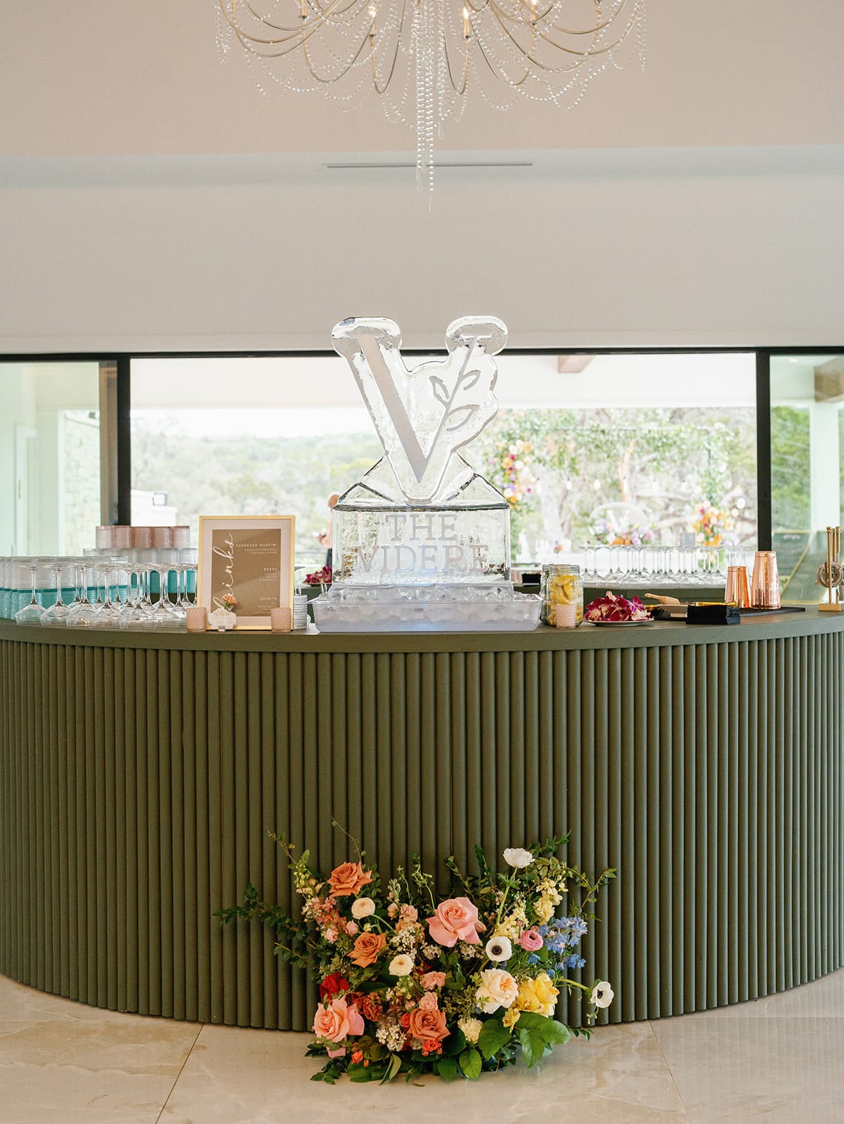 Wedding Ice Sculptures to Inspire Your Spring Wedding – Full Spectrum ...