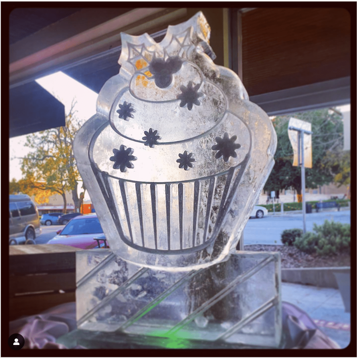 The Coolest Ice Sculptures to Dress Up Your Holiday Party – Full ...